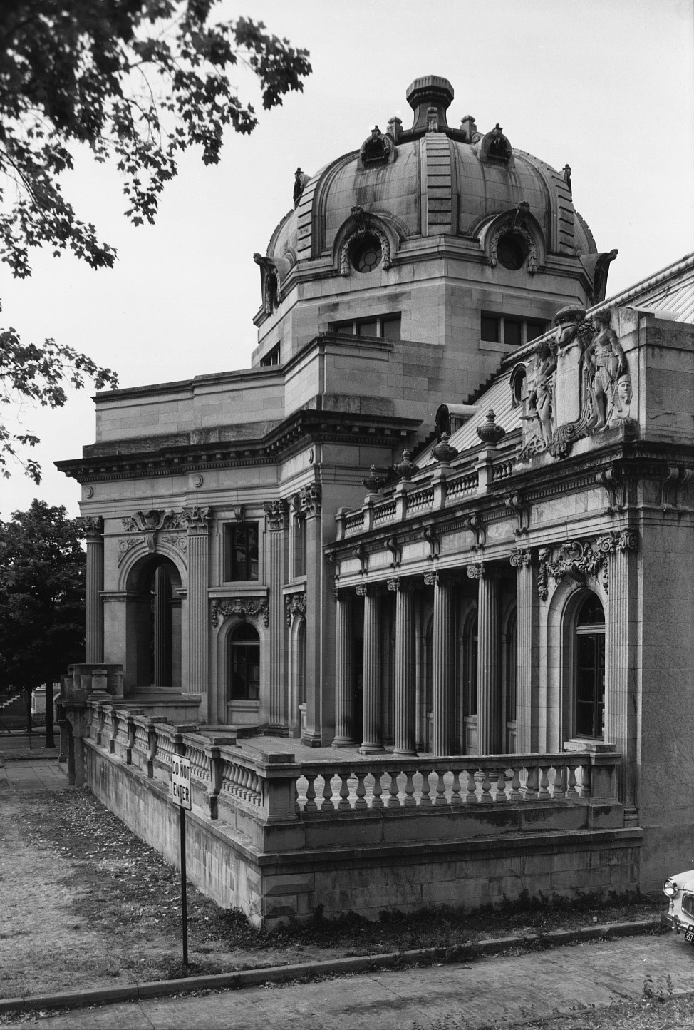 DHR – Virginia Department of Historic Resources » 138-0028 Handley Library